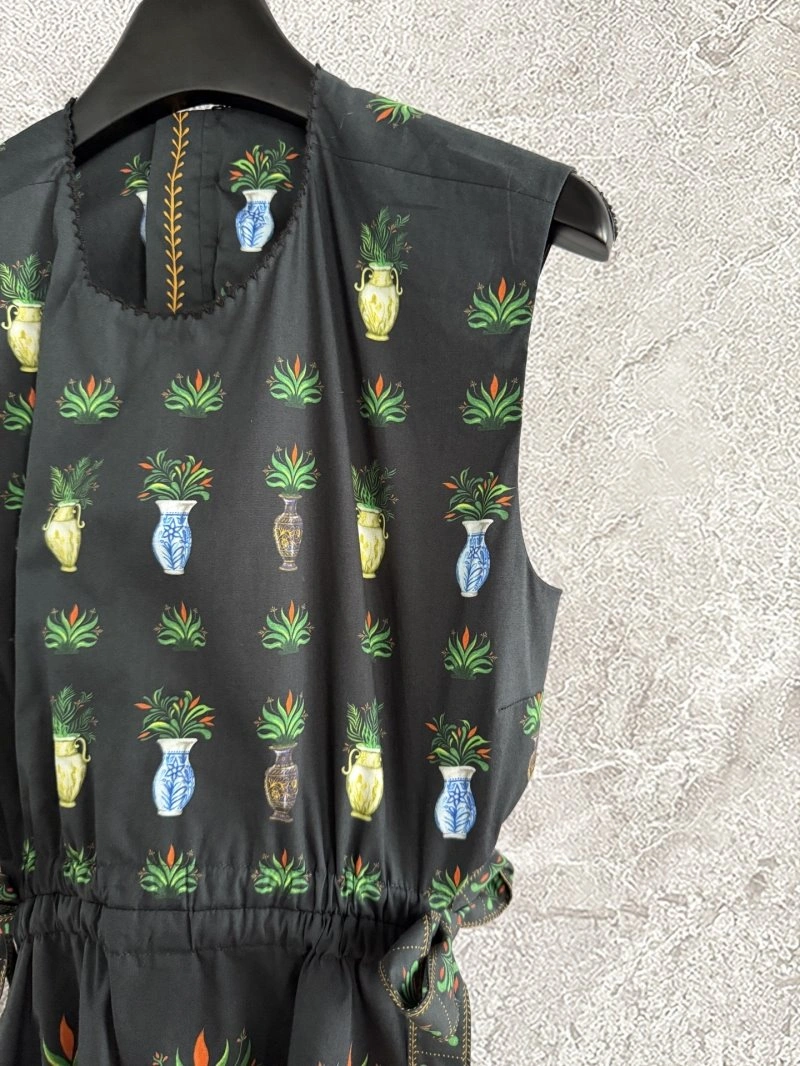 Brand-authenticated Unclassified Brand Dress