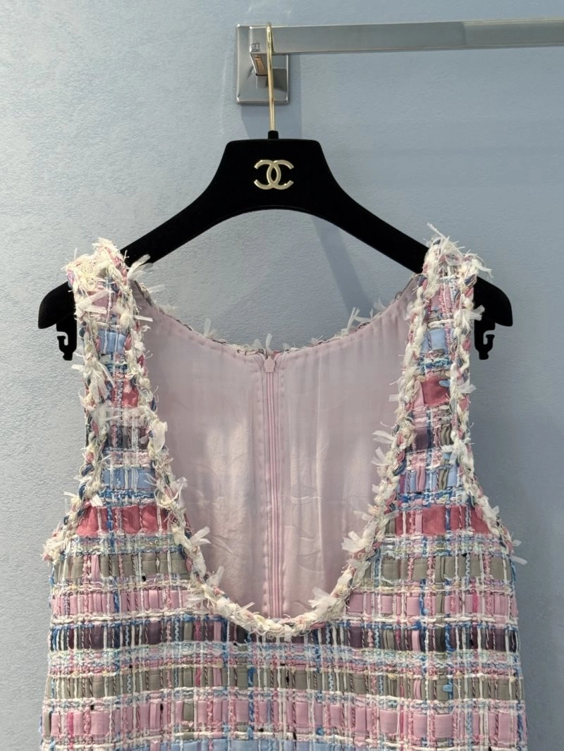 Accurate model Unclassified Brand Dress