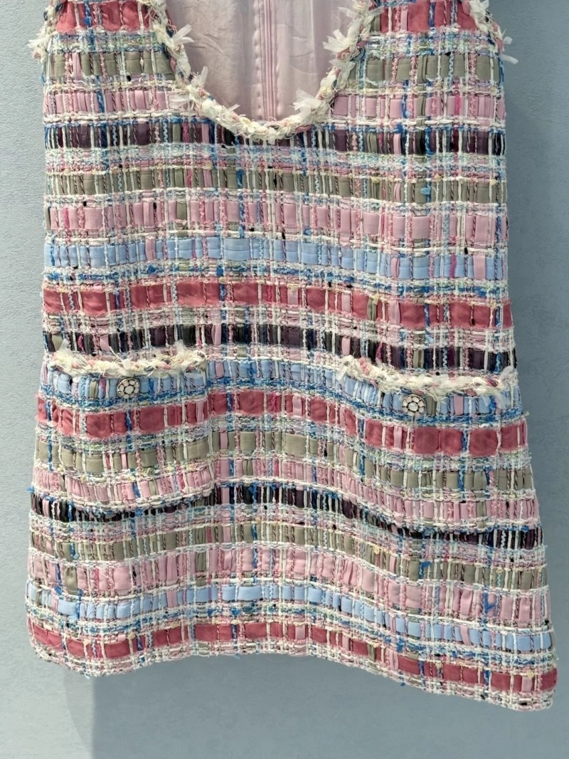 Accurate model Unclassified Brand Dress