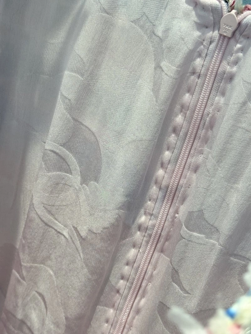 Accurate model Unclassified Brand Dress