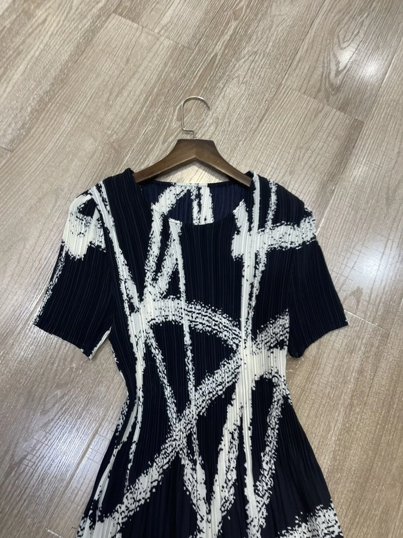 Exact replica Unclassified Brand Dress