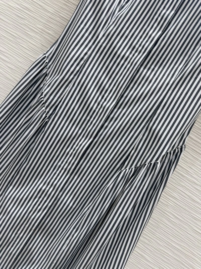 Legit Unclassified Brand Dress