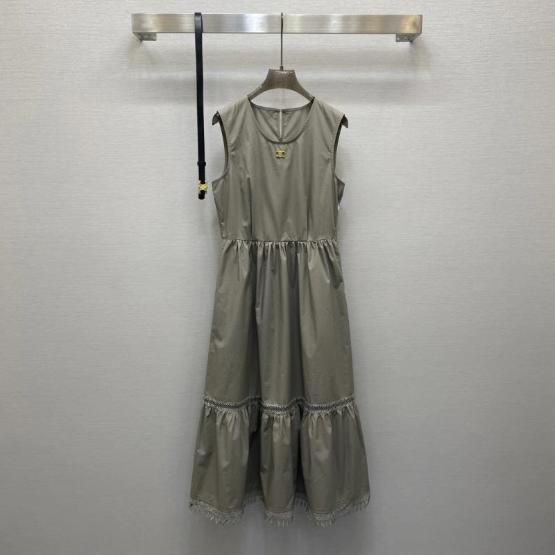 Accurate model Unclassified Brand Dress