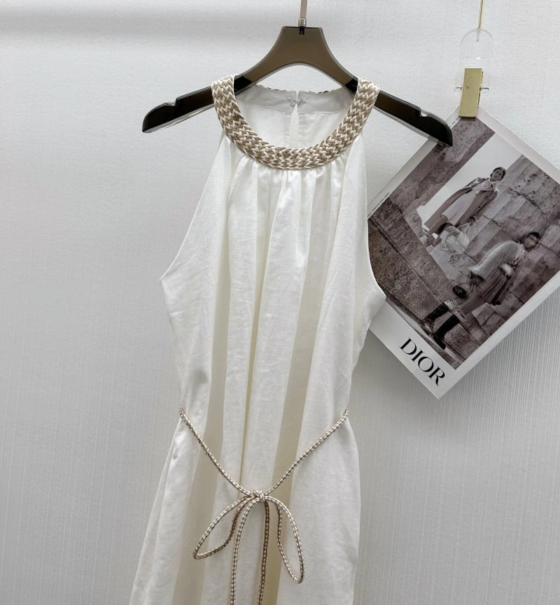 Accurate model Unclassified Brand Dress