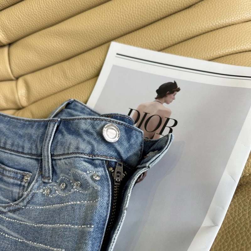 Accurate model Unclassified Brand Dress