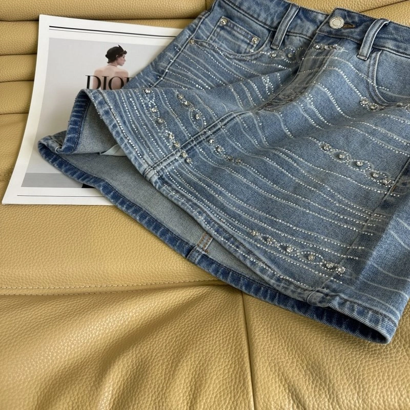 Accurate model Unclassified Brand Dress