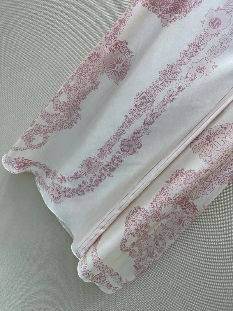 Cut-rate Unclassified Brand Dress
