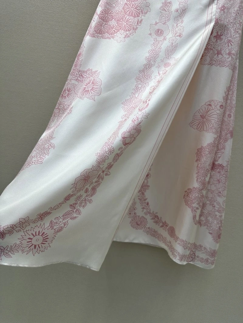 Cut-rate Unclassified Brand Dress
