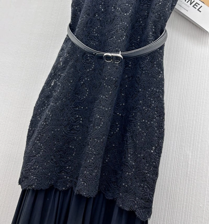 Accurate model Unclassified Brand Dress