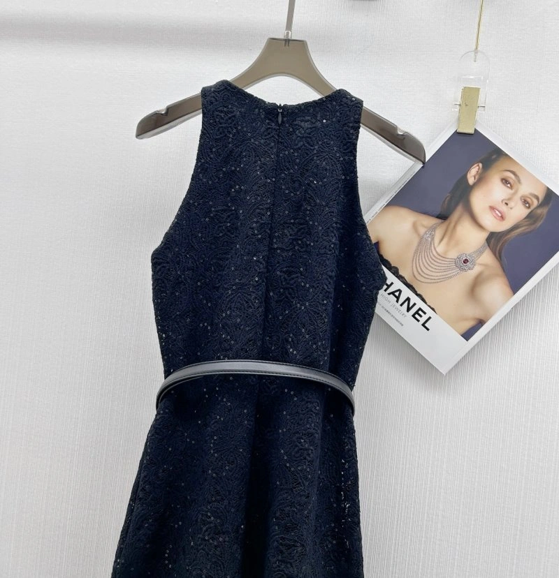 Accurate model Unclassified Brand Dress