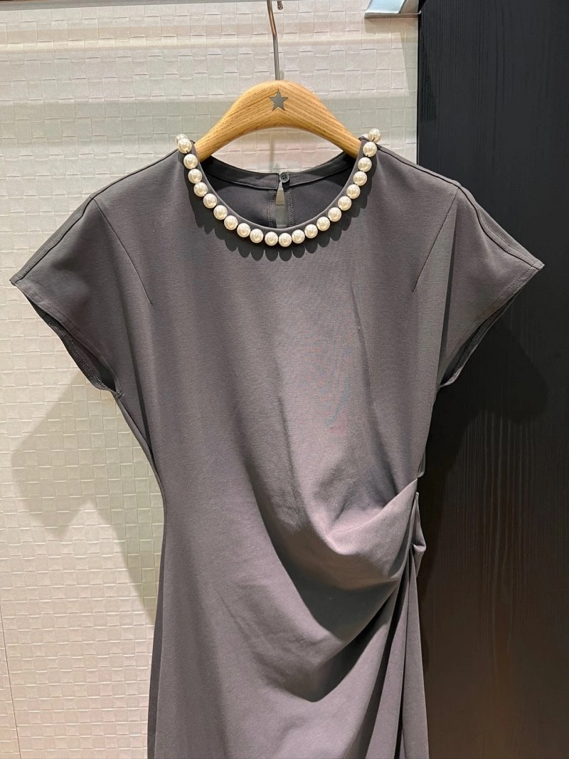 Accurate model Unclassified Brand Dress