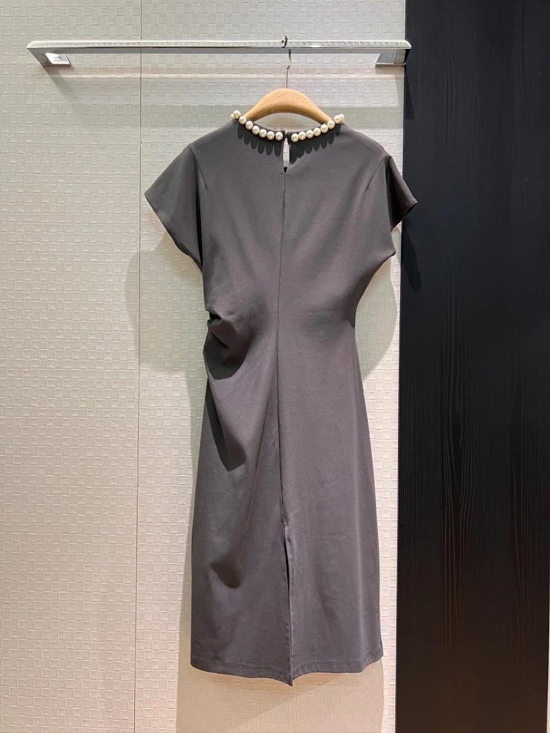 Accurate model Unclassified Brand Dress