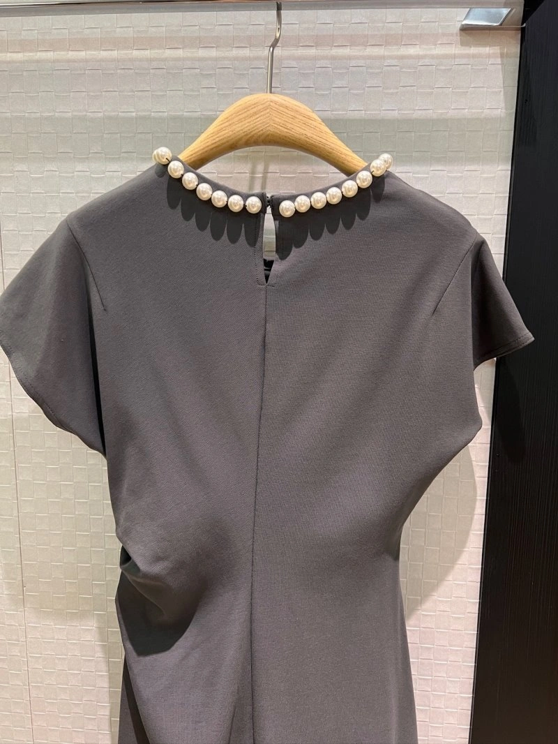 Accurate model Unclassified Brand Dress