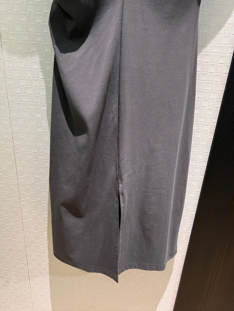 Accurate model Unclassified Brand Dress