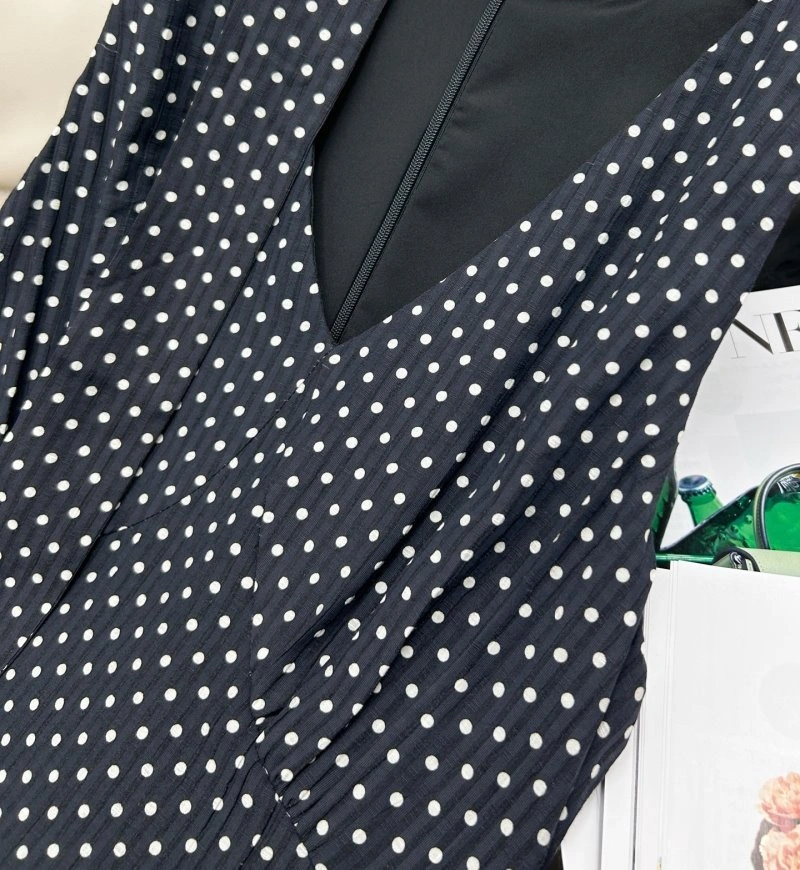Cut-rate Unclassified Brand Dress