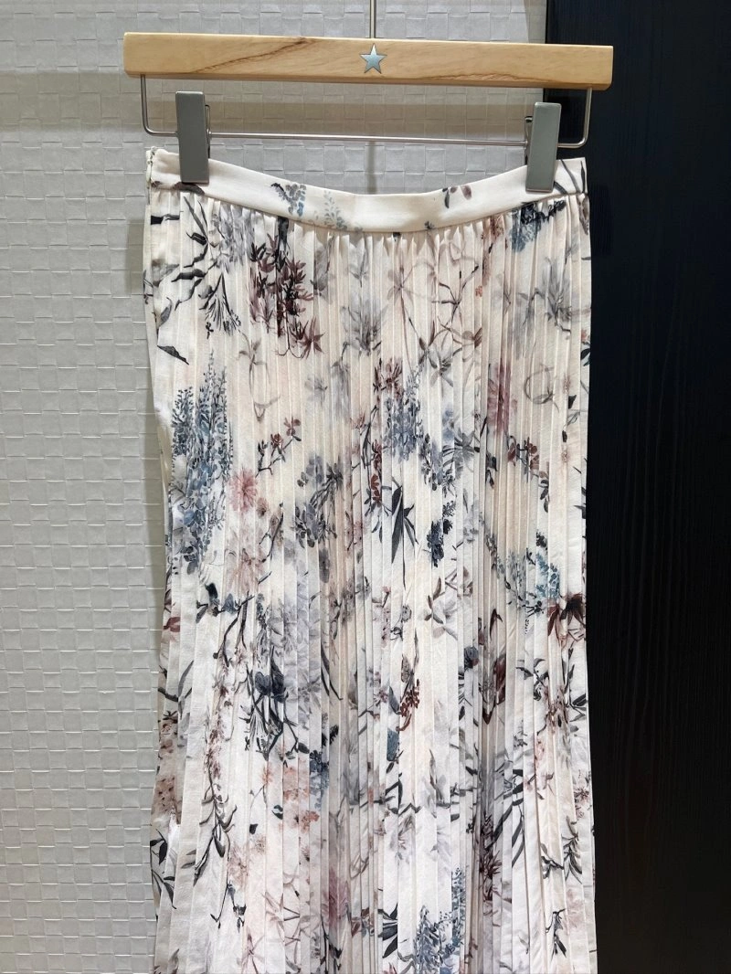 Cut-rate Unclassified Brand Dress