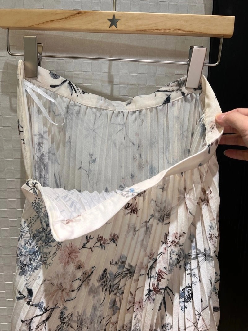 Cut-rate Unclassified Brand Dress