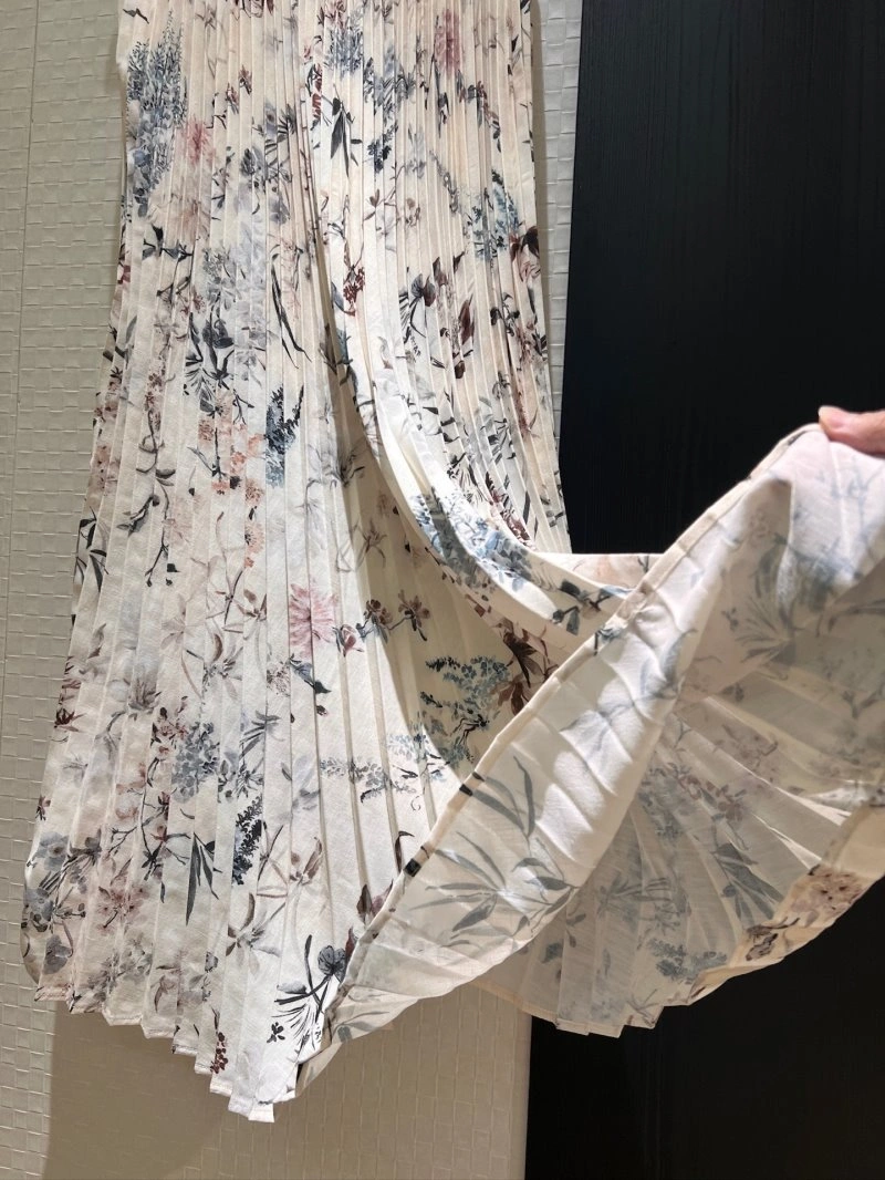 Cut-rate Unclassified Brand Dress