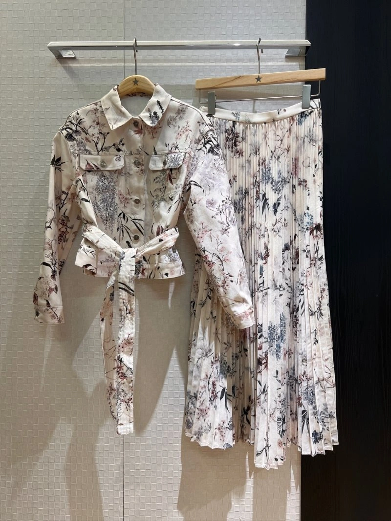 Cut-rate Unclassified Brand Dress
