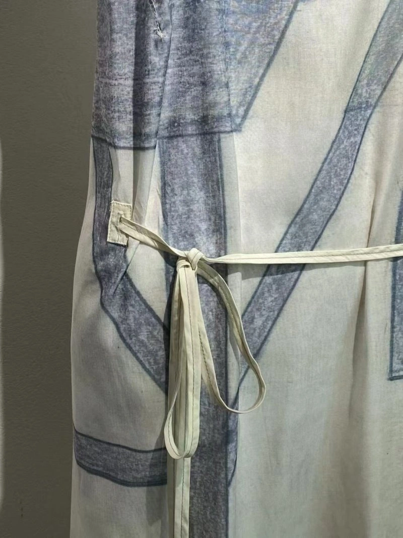 Accurate model Unclassified Brand Dress