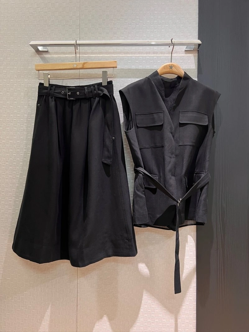 Accurate model Unclassified Brand Dress
