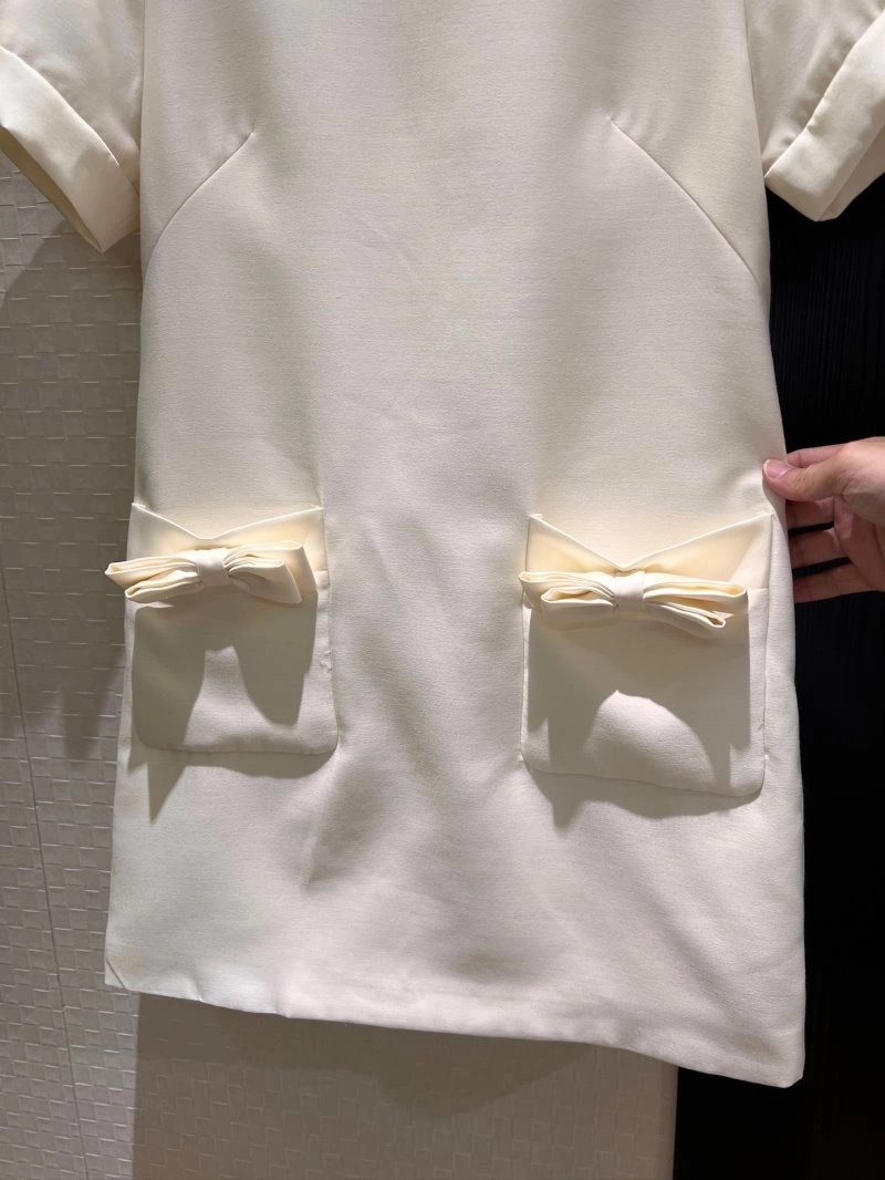 Indistinguishable Unclassified Brand Dress