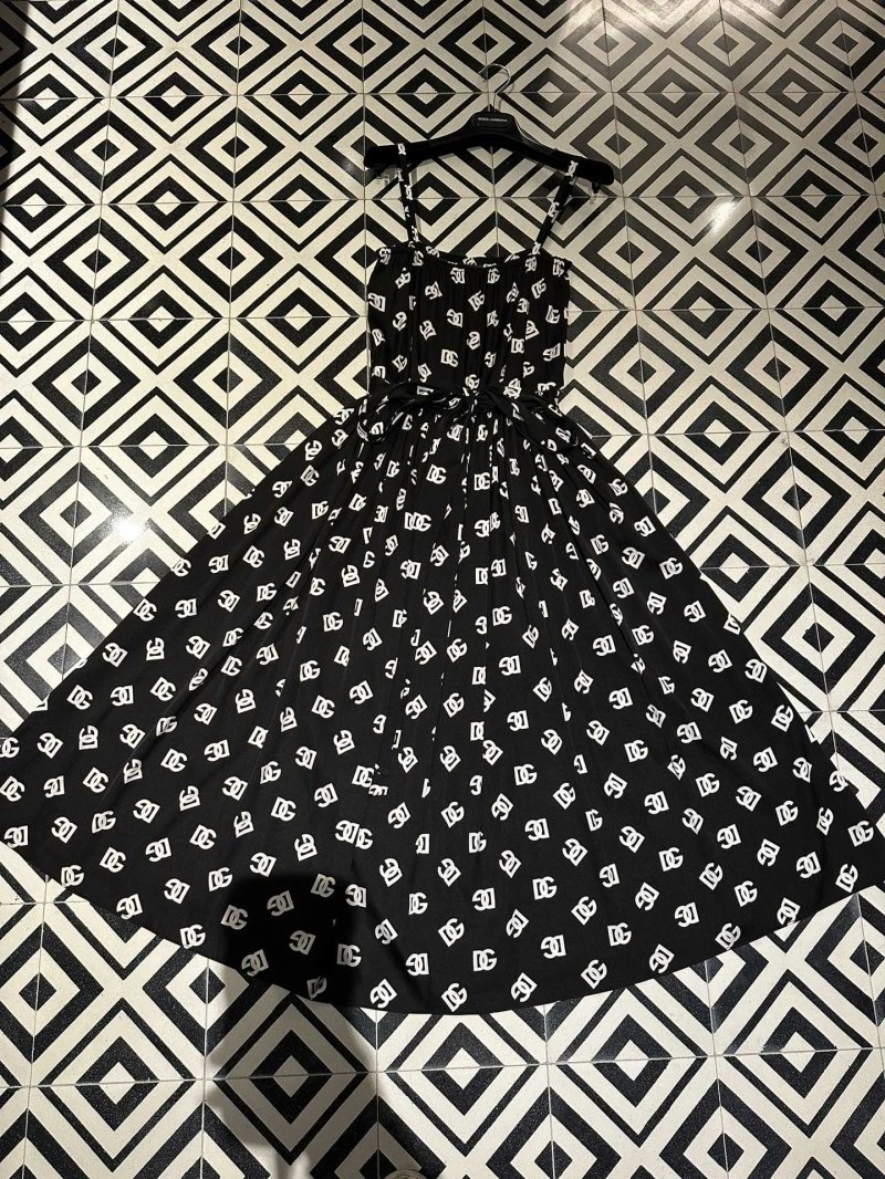 Inexpensive Unclassified Brand Dress
