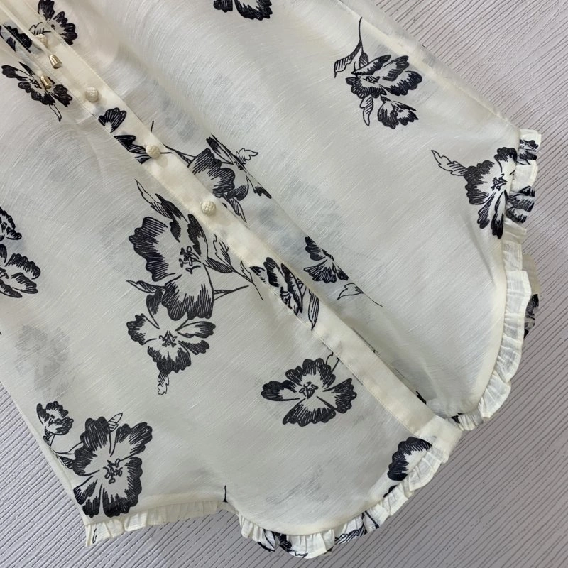 Accurate model Unclassified Brand Dress