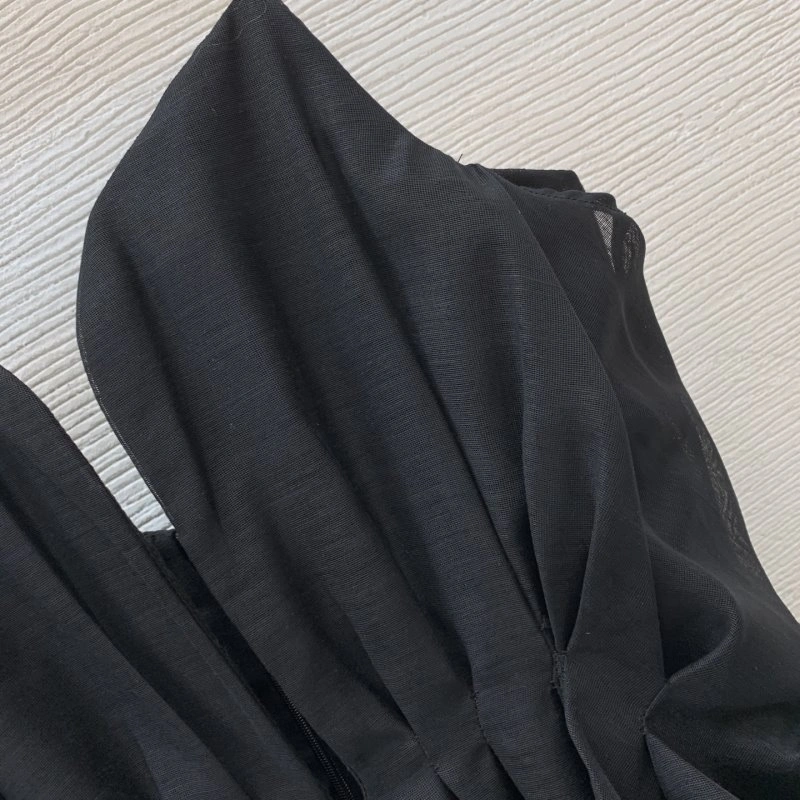 Accurate model Unclassified Brand Dress