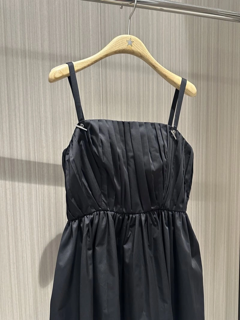 Cut-rate Unclassified Brand Dress