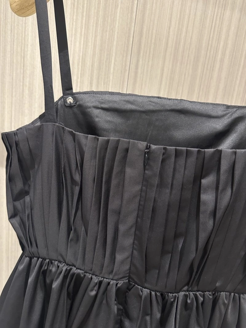 Cut-rate Unclassified Brand Dress