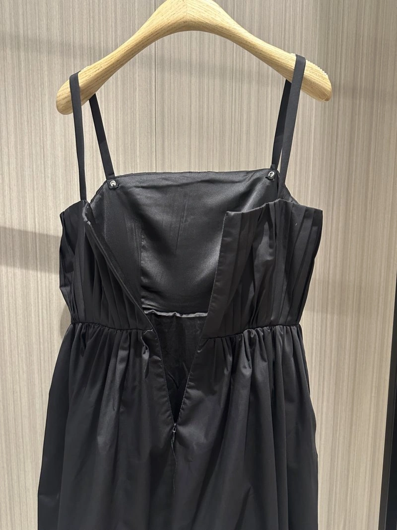 Cut-rate Unclassified Brand Dress