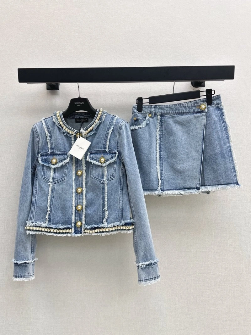 Value-priced Unclassified Brand Dress