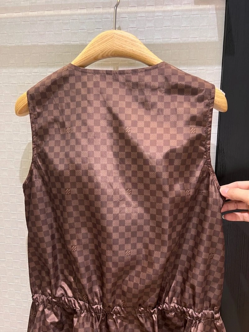 Accurate model Unclassified Brand Dress