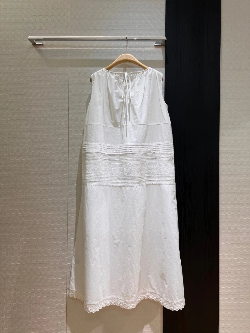 Brand-authenticated Unclassified Brand Dress
