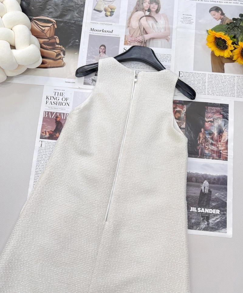 Indistinguishable Unclassified Brand Dress