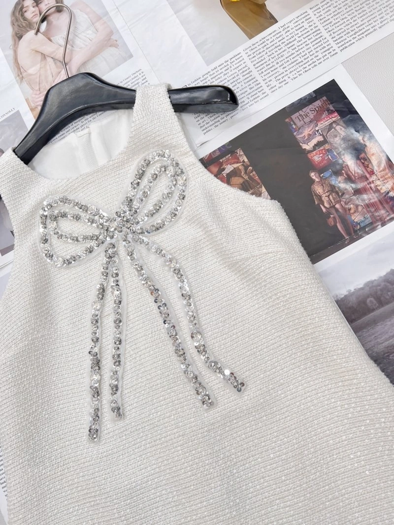 Indistinguishable Unclassified Brand Dress