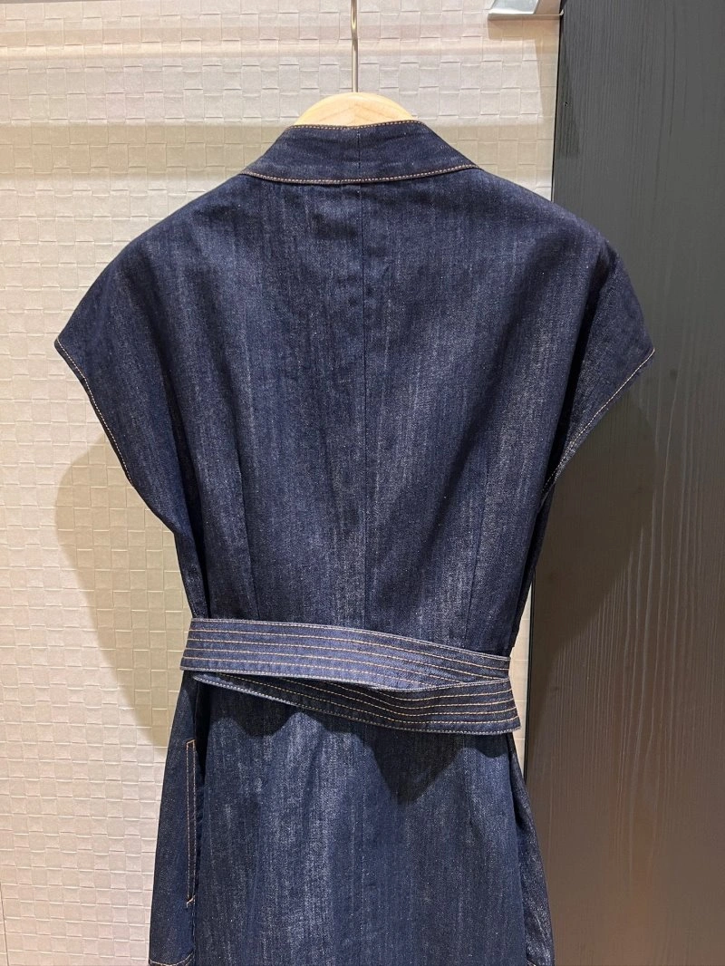 Discounted Unclassified Brand Dress