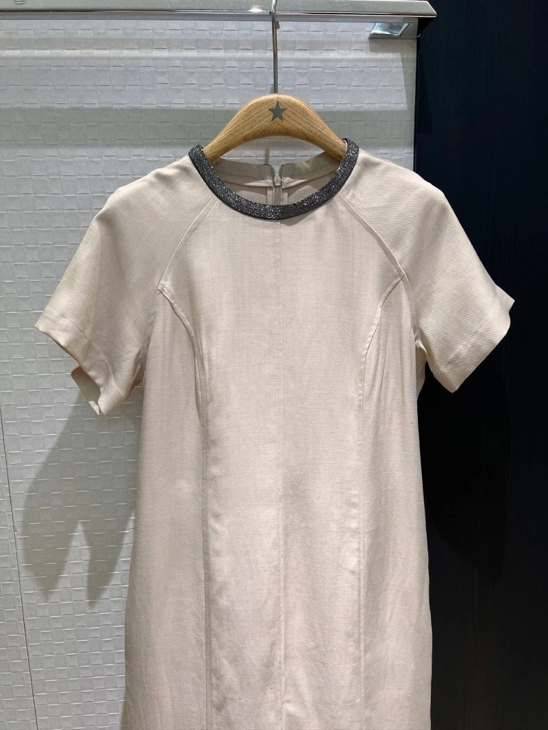Cut-rate Unclassified Brand Dress