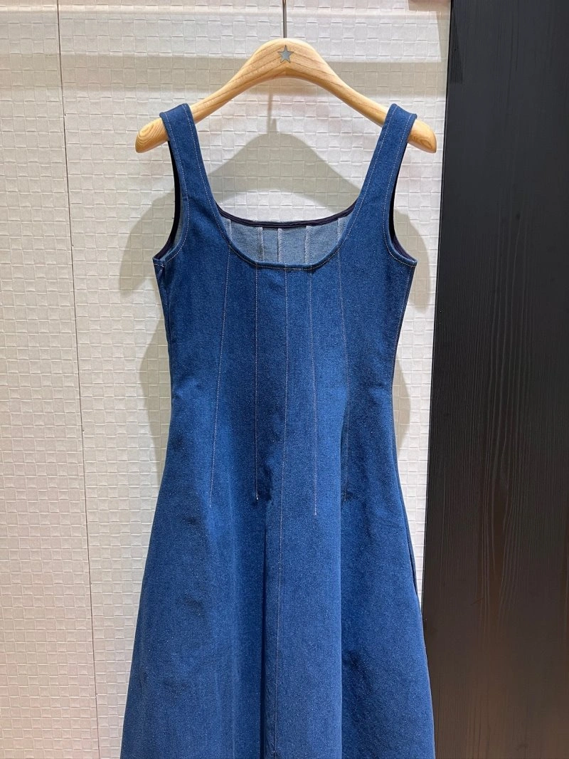 Cut-rate Unclassified Brand Dress
