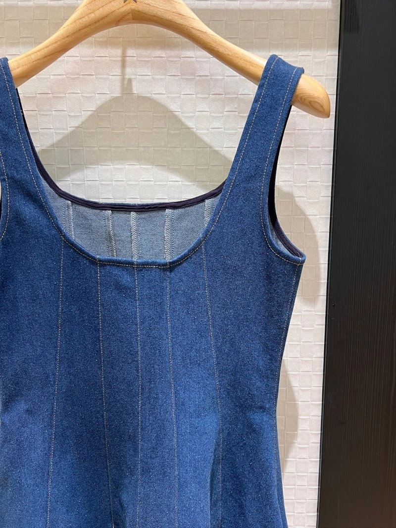 Cut-rate Unclassified Brand Dress