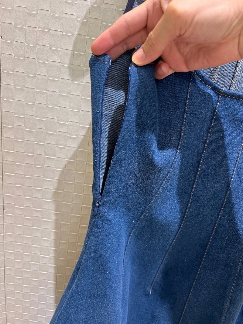 Cut-rate Unclassified Brand Dress
