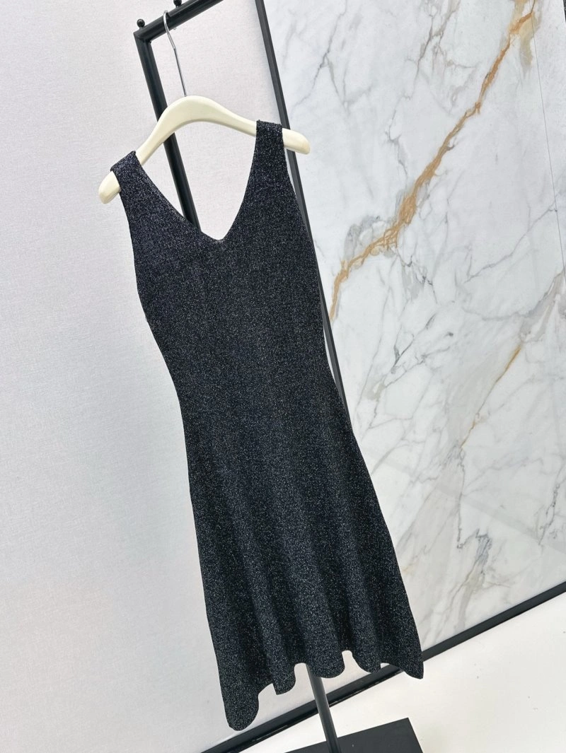 Indistinguishable Unclassified Brand Dress