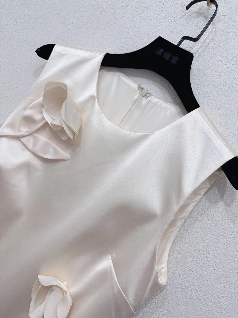 Cut-rate Unclassified Brand Dress