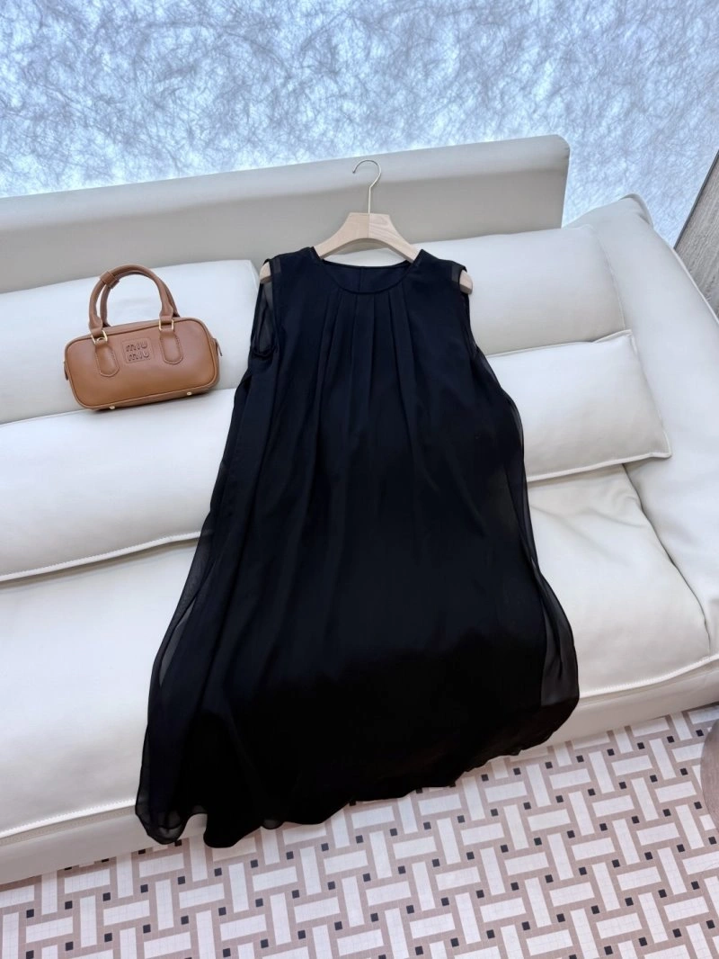 Indistinguishable Unclassified Brand Dress
