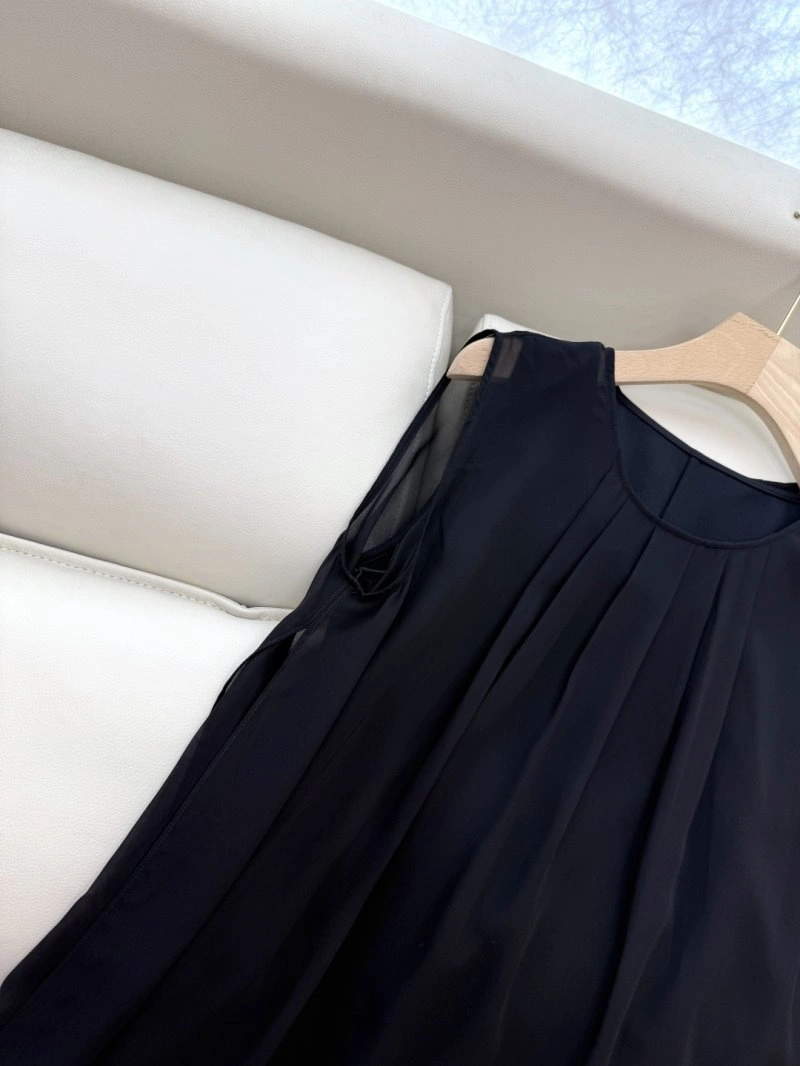 Indistinguishable Unclassified Brand Dress