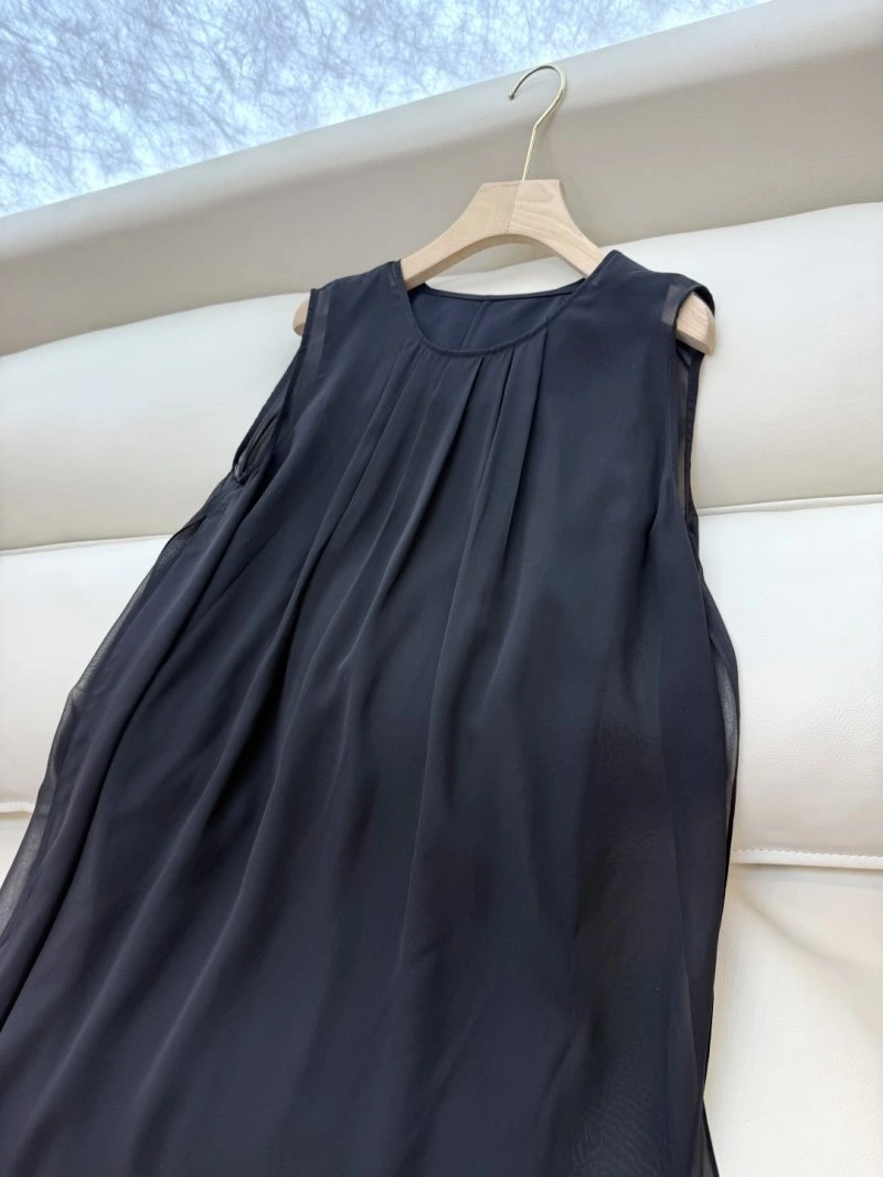 Indistinguishable Unclassified Brand Dress