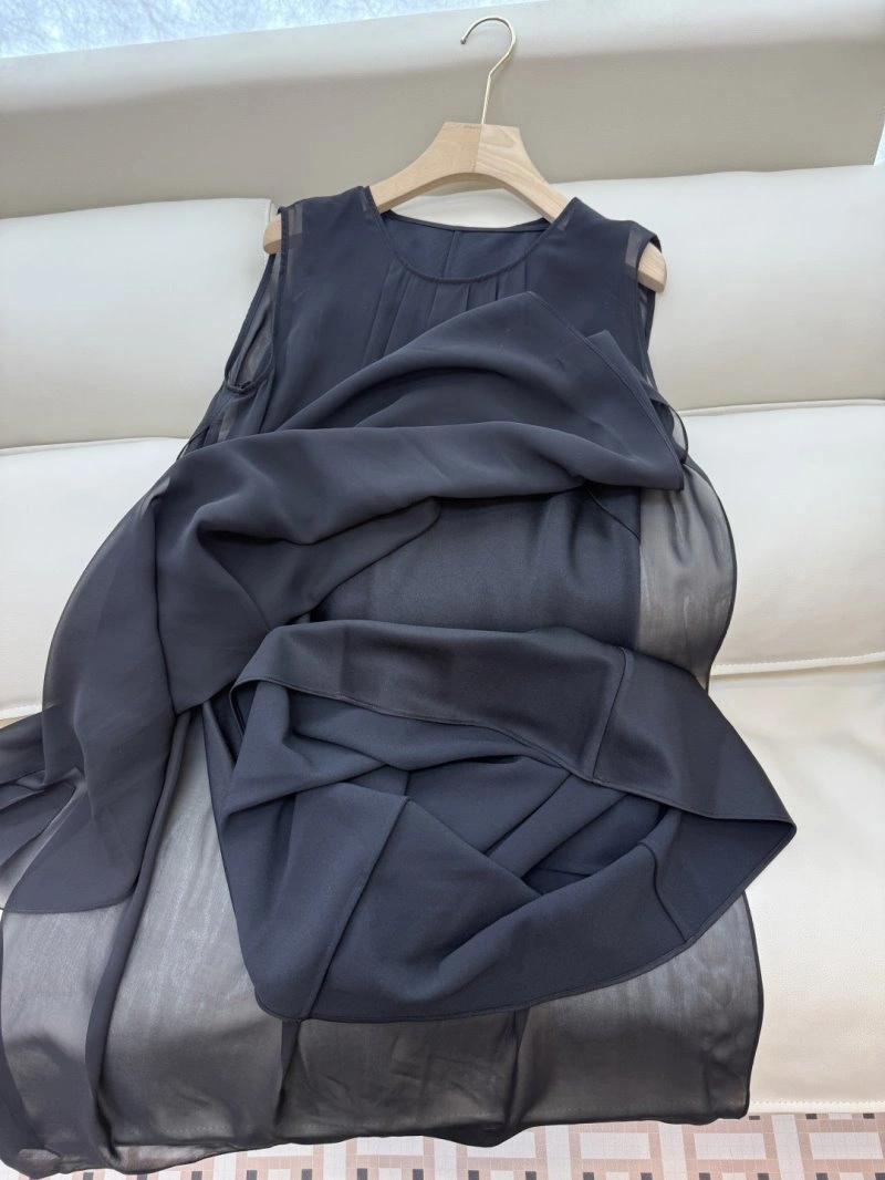 Indistinguishable Unclassified Brand Dress