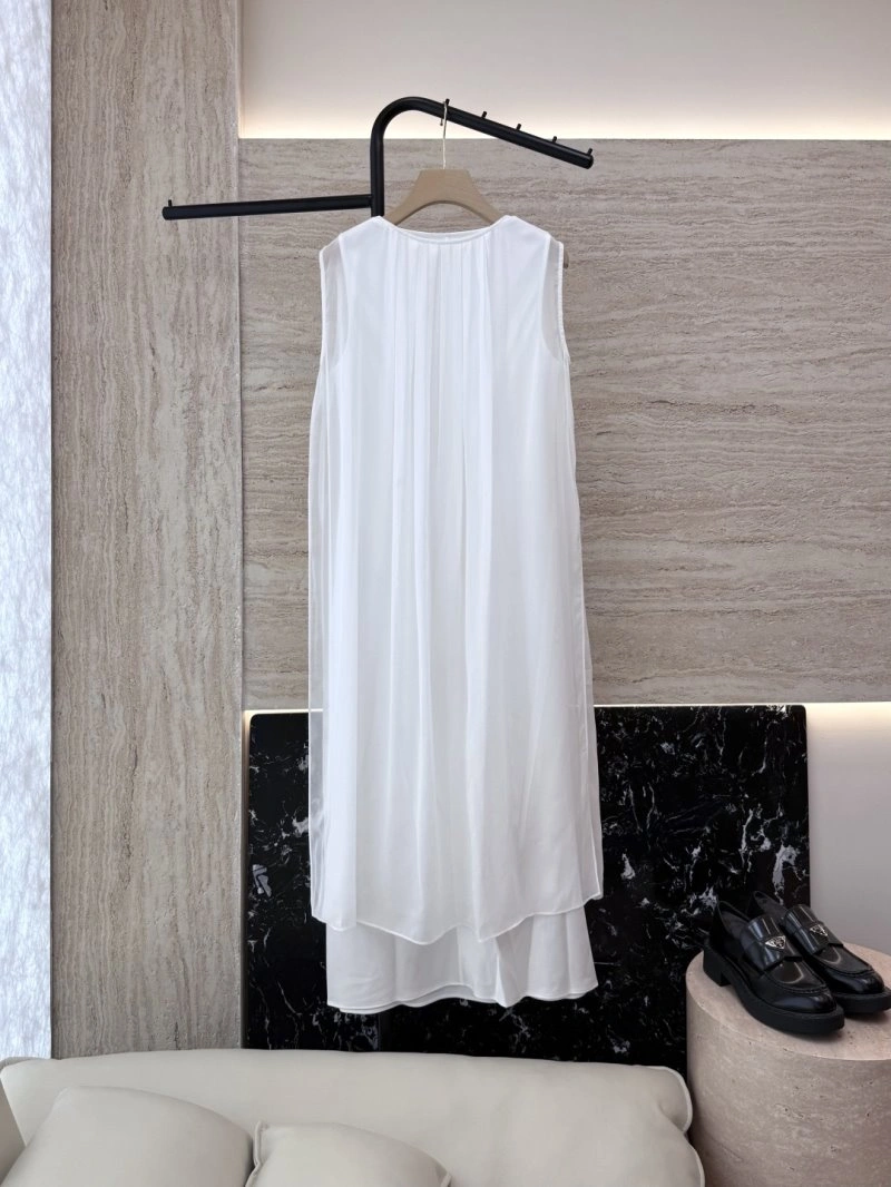 Accurate model Unclassified Brand Dress