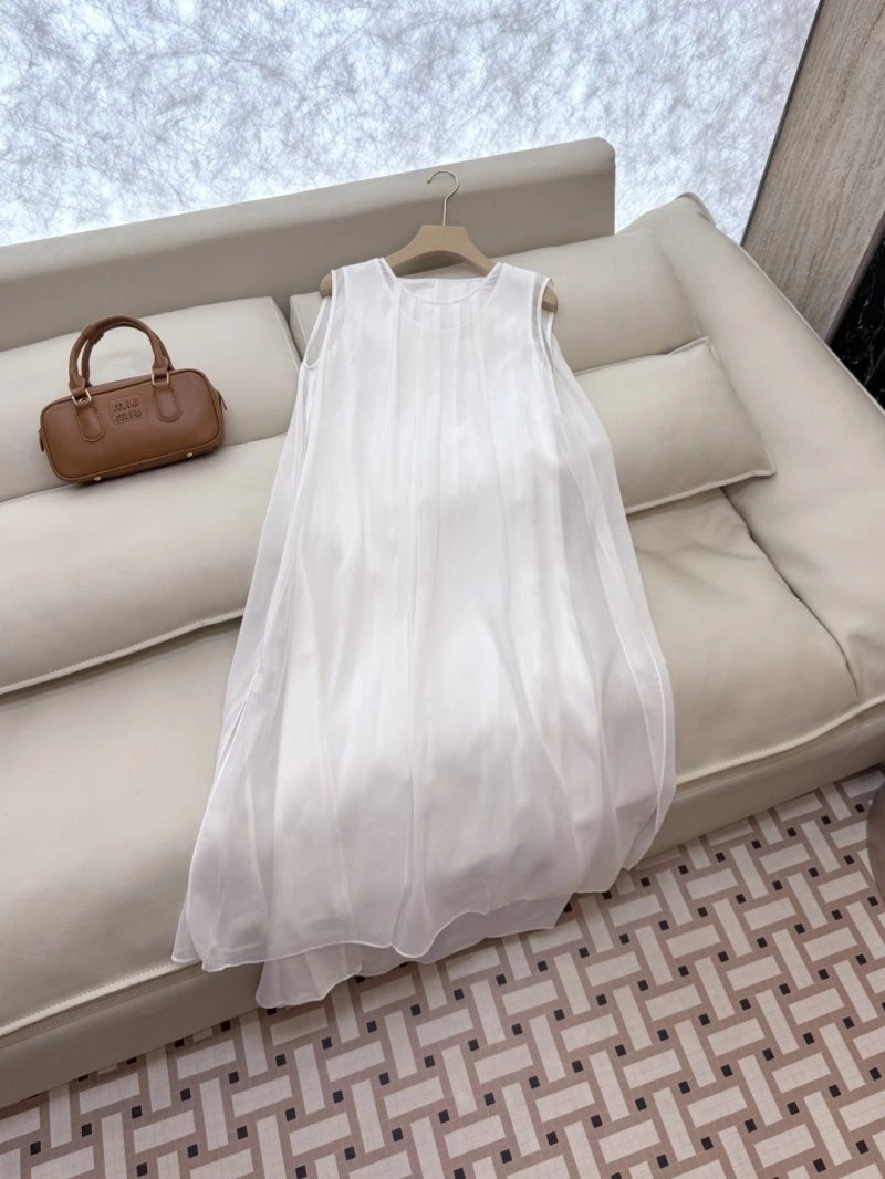 Accurate model Unclassified Brand Dress